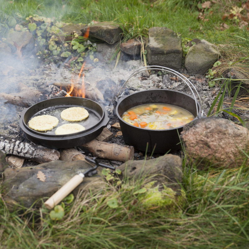 Marmite chaudron traditionnelle en fonte grand modèle 5.5 litres au ...