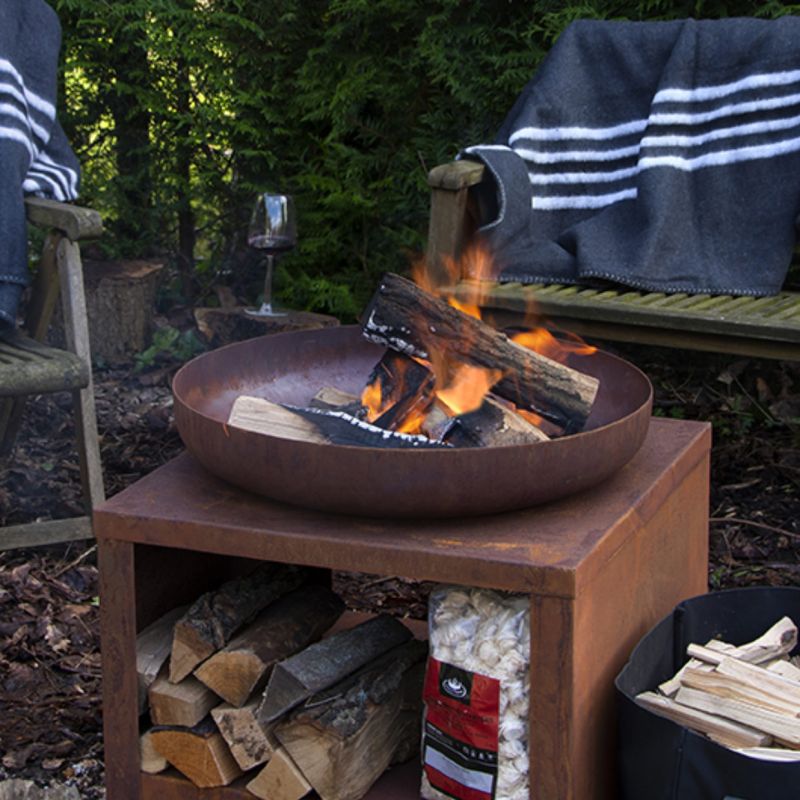 Braséro avec rangement bois rouillé 80cm Esschert Design BV